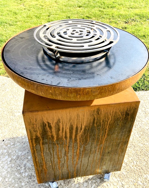 Le BRASERO 80 cm pour 2 à 30 personnes. Repas au brasero. sur Agen.