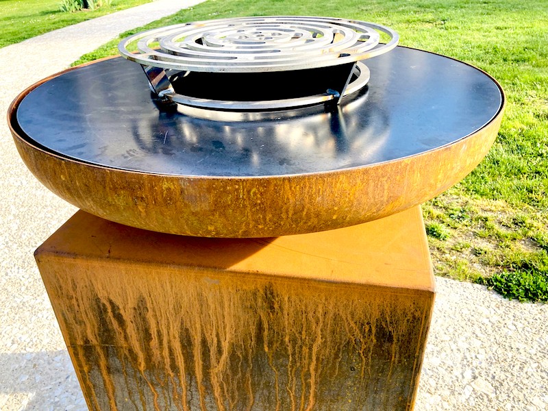 Le BRASERO 80 cm pour 2 à 30 personnes. Repas au brasero. sur Agen.